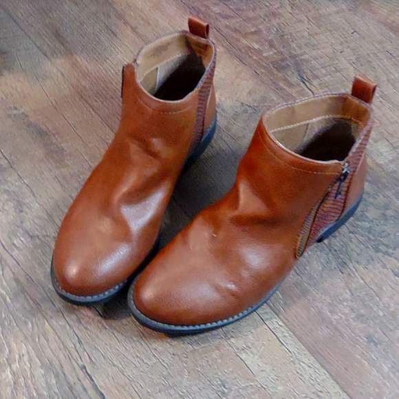 Eurosoft | Shoes | Euro Soft Ankle Booties | Poshmark